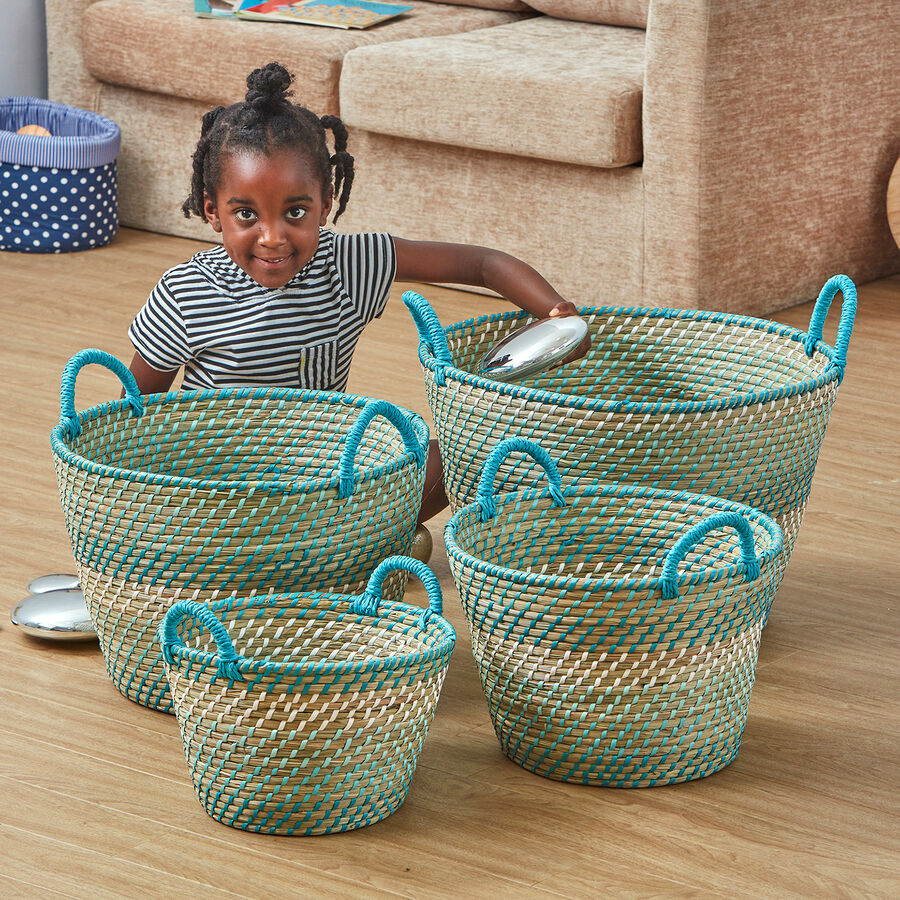 Coloured Seagrass Baskets 4pk